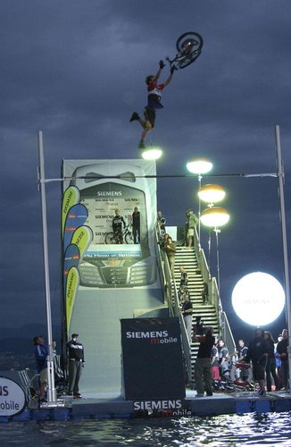 New High Jump World Record (6.10 m) Set in Zurich - Pinkbike