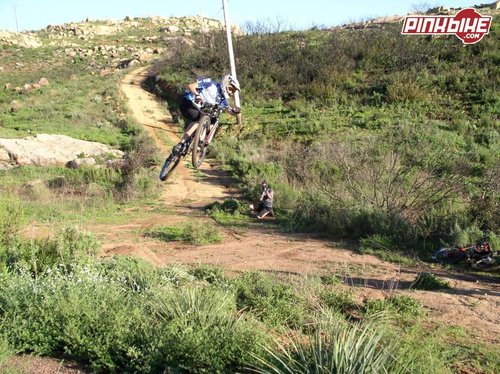 Bombshell/Avent Factory Team signs the Anderson Brothers - Pinkbike