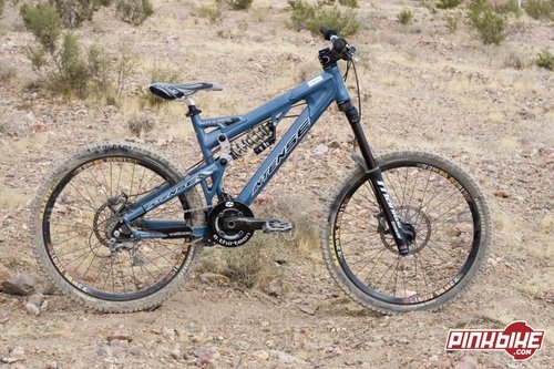 Dirt Demo Day #2-It's hotter and the lines are longer. - Pinkbike