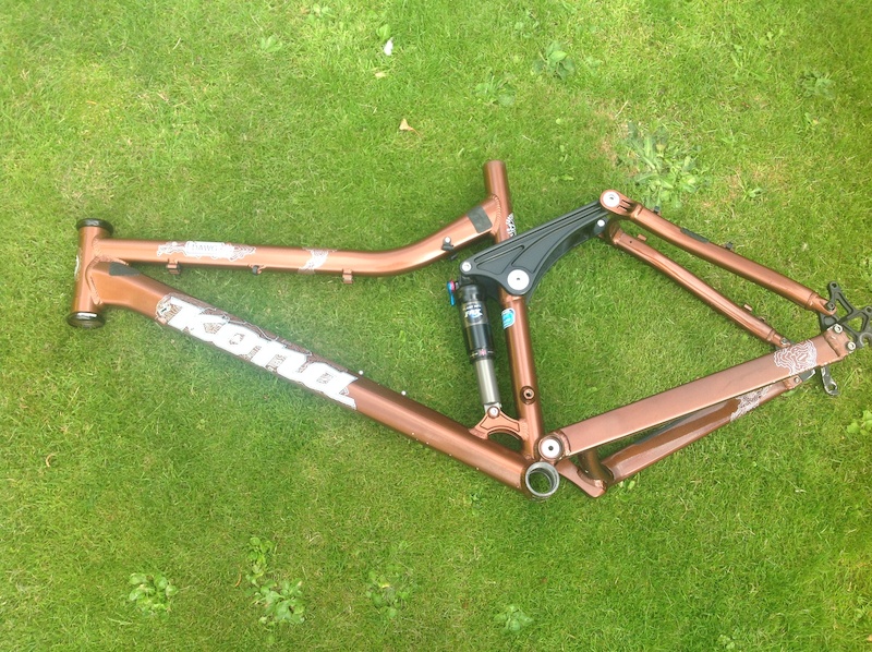 2009 Kona Dawg Deluxe frame. 6 inch / 150mm travel Size medium/la For Sale