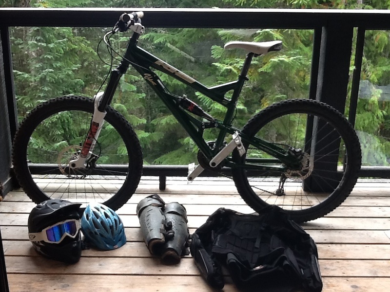 2009 KHS Velvet Downhill / Freeride - Medium Frame For Sale