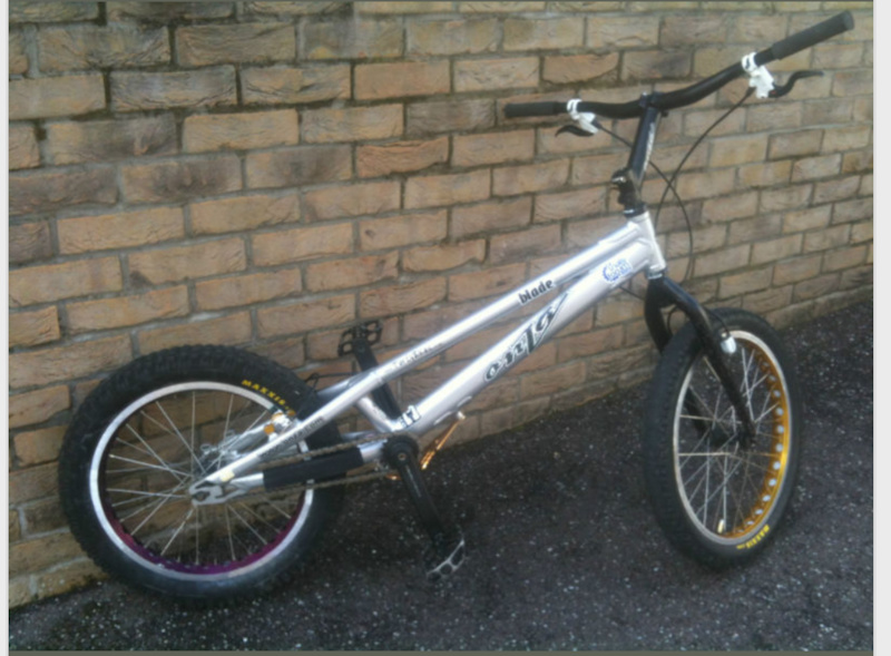 onza blade custom 200ono For Sale