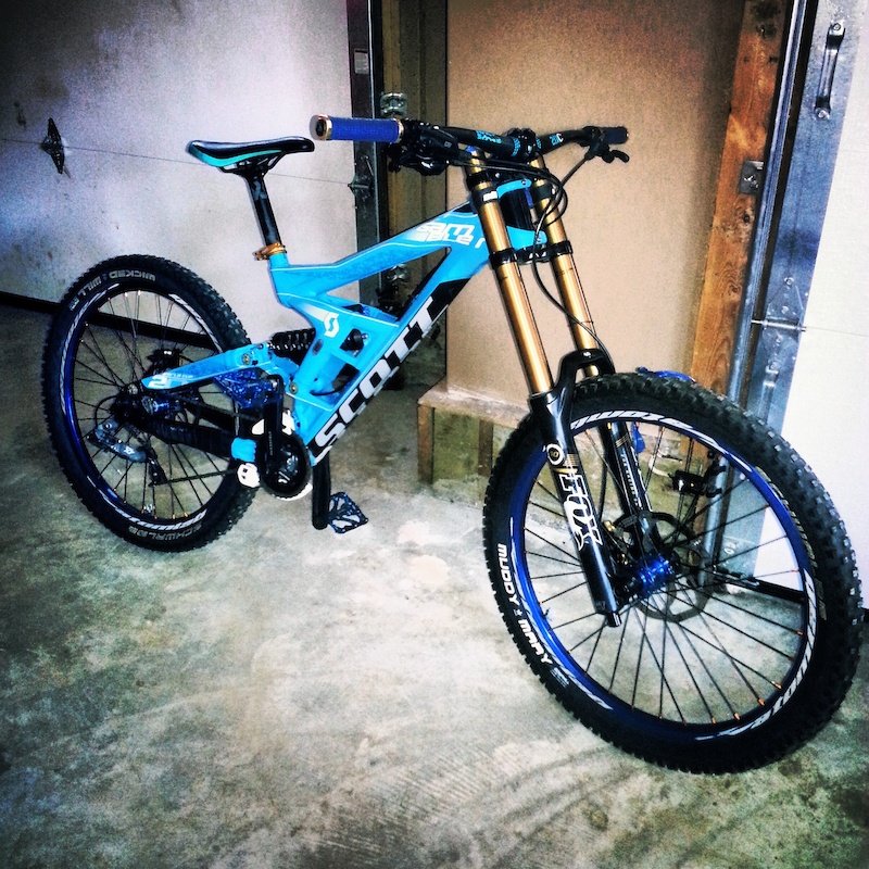 2012 Scott Gambler DH rig w/ Fox 40 , hope hubs.... Many mor For Sale