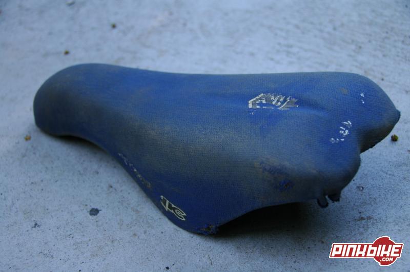 Azonic Love Seat, blue, kevlar For Sale