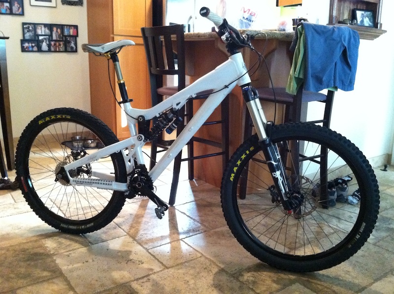 2009 Intense slopestyle frame, dhx 5.0 For Sale