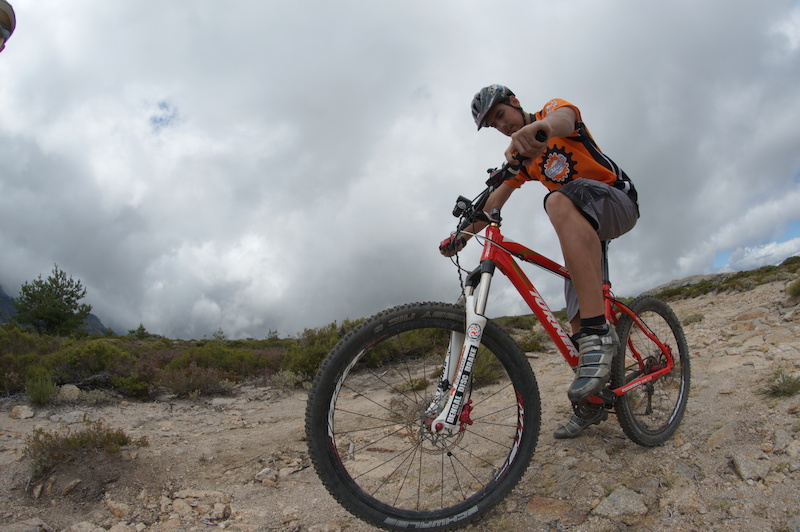 Video: André Rodrigues - 2014 Intro - Pinkbike