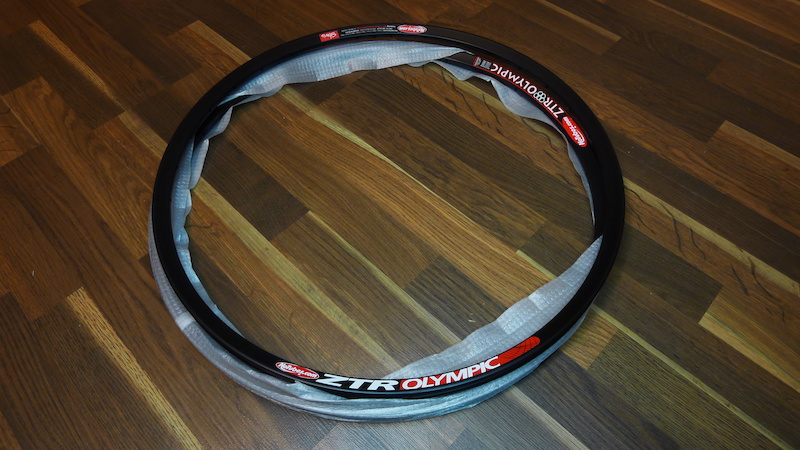 New Stans No Tubes ZTR Olympic Rims 26" For Sale