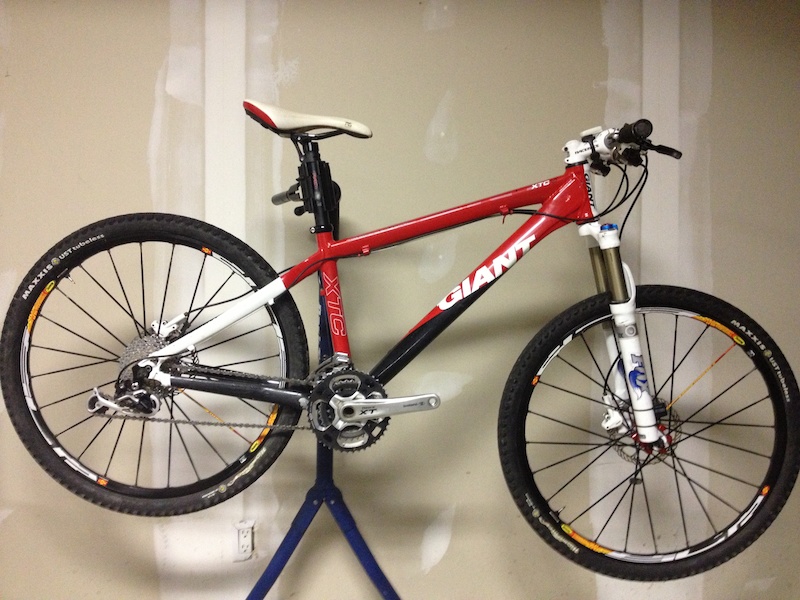 2010 ****VÉLO DE MONTAGNE GIANT XTC 26’’ SMALL**** For Sale