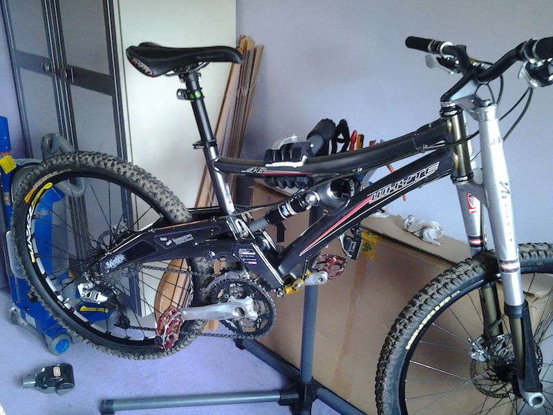 Whyte 46 Maverick duc32 small + spare forks and wheels For Sale