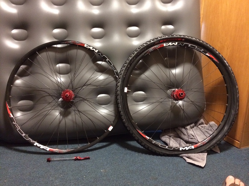 Sun Ringlé Radium 29 wheelset, 32 spokes For Sale