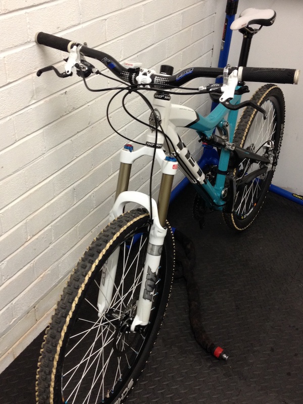 2010 Yeti 575 - Medium Team colours For Sale