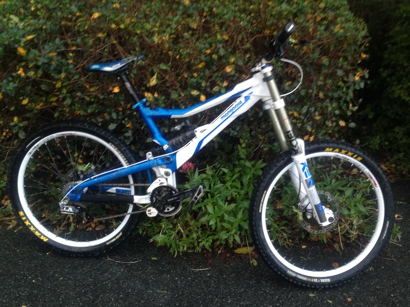 2013 Mongoose Boot'R DH Bike + Upgrates For Sale
