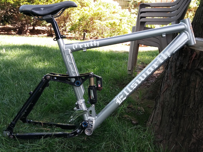 2005 Ellsworth Truth 20" Large frame For Sale