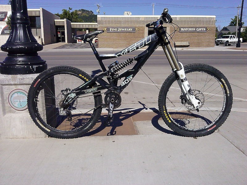 2011 Yeti 303 DH For Sale