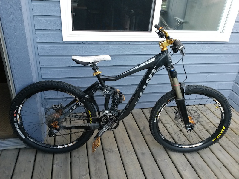 2012 Giant Faith - custom build, XO, Chromag, barely ridden For Sale