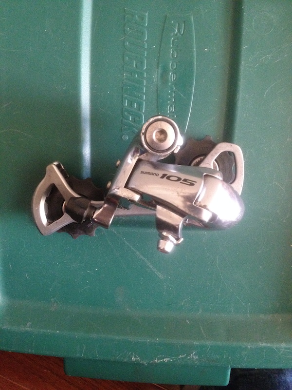 Shimano 105 5600 Medium Cage Rear Derailleur (10 Speed) For Sale