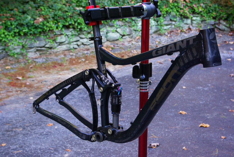 2012 Giant Reign Frame-- Medium -- New bearings and rear triangle For Sale