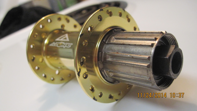 AZONIC RECOIL HUB, 12x150 REAR, GOLD! For Sale