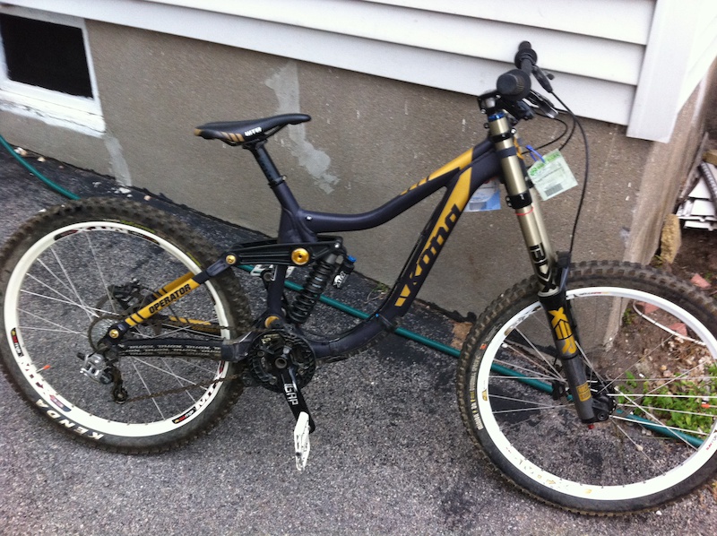 2012 Kona Operator--Mint condition, size medium For Sale