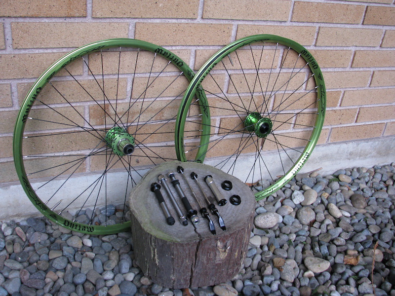 2014 Azonic Outlaw wheelset w/ 15/20mm and 12x142 adaptors For Sale