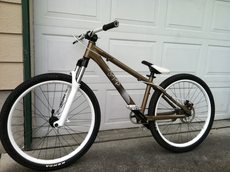 2009 Giant STP2 UPGRADED For Sale