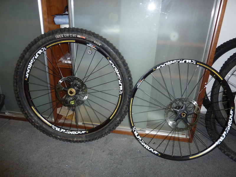 2014 NukeProof Generator AM on Shamino Saint Hubs with Ice Disks For Sale