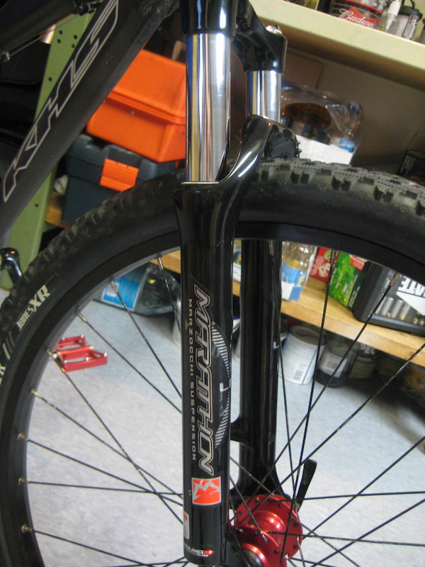 2011 Marzocchi Marathon LR 100mm travel For Sale