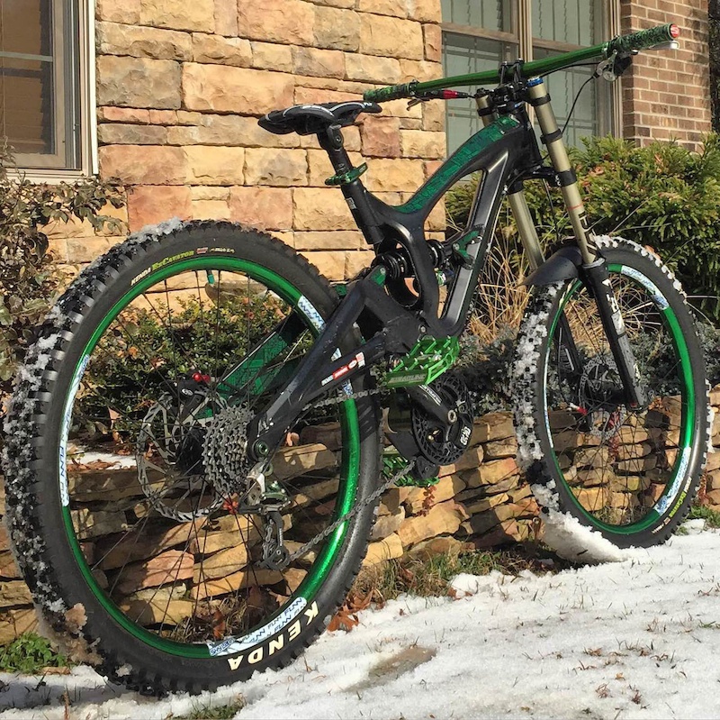 2011 CUSTOM GT Ruckus 7 1.0 Boxxer Totem Vivid Downhill FR Bike For Sale