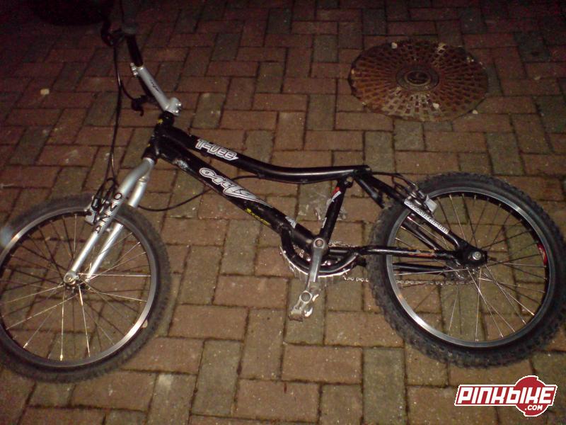 onza t.vee trails bike 20" wheels maxis rear and sticky fing For Sale