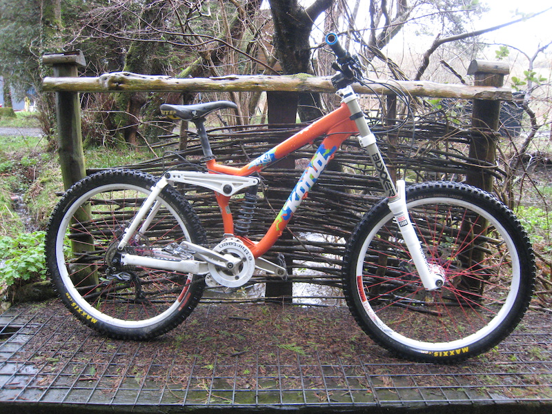 2009 Kona Stinky 09 DH/free-ride For Sale