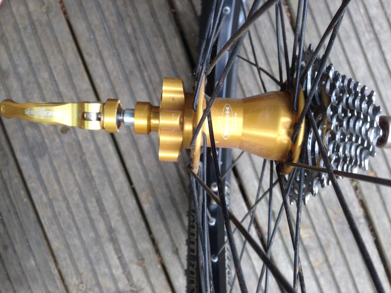 Reduced 24" halo tornado wheels on gold hope disk hubs For Sale