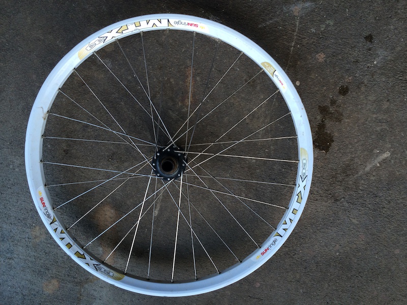 2011 Sun MTX 33 Front Wheel 20mm TA For Sale