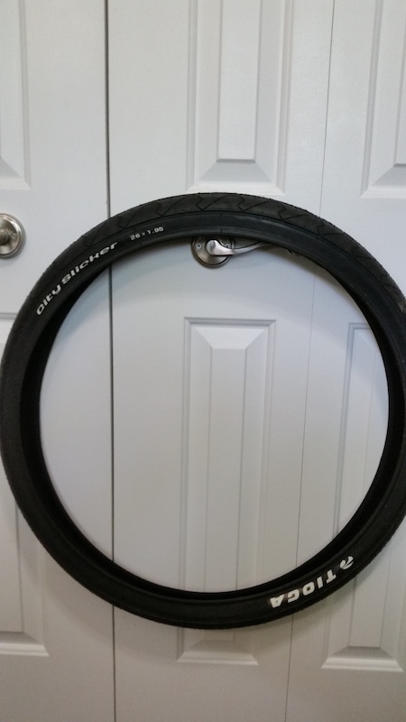 Like New City Slicker Mountain Bike Trainer Tire - 26 x 1.95 For Sale