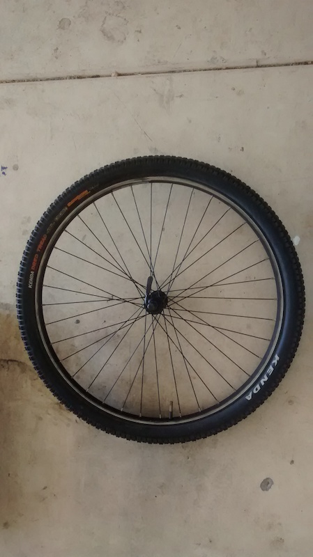 26 inch wheel on pivit hub For Sale