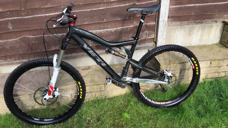 2010 Yeti 575 in anodised black with Fox Factory Kashima CTD For Sale