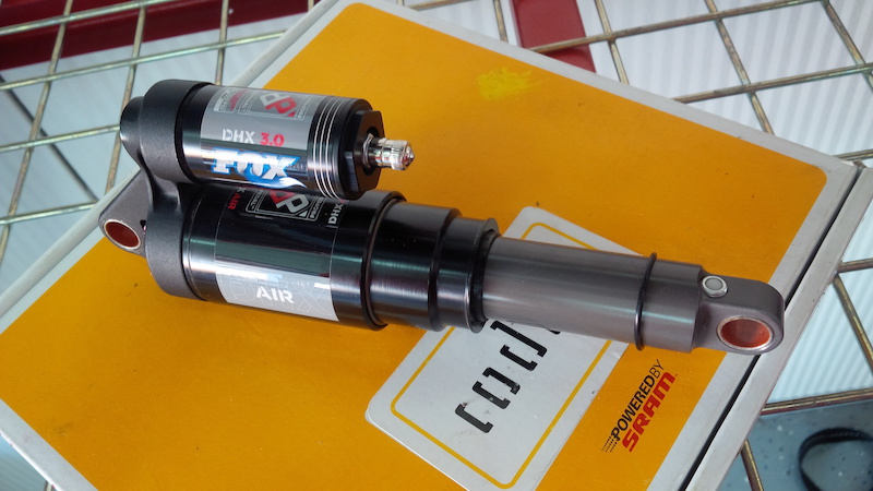 2010 Fox DHX 3.0 Air 8.5" x 2.5" - Mint Shape! For Sale