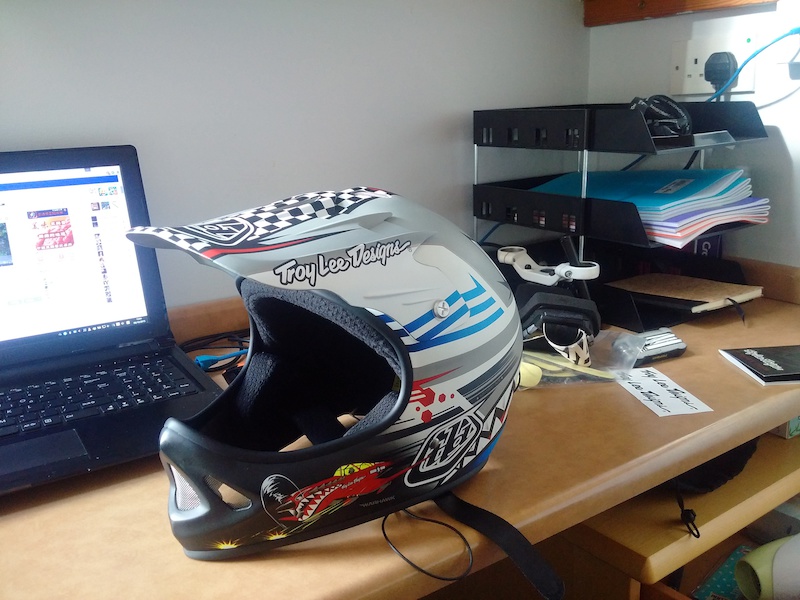 2015 Nearly New Troy Lee Design TLD D2 Full Face Helmet For Sale