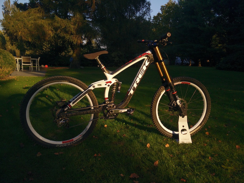2013 Trek Session 9.9 L + Extra Wheelset For Sale