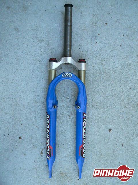 Manitou Spyder R front shock. Blue. For Sale