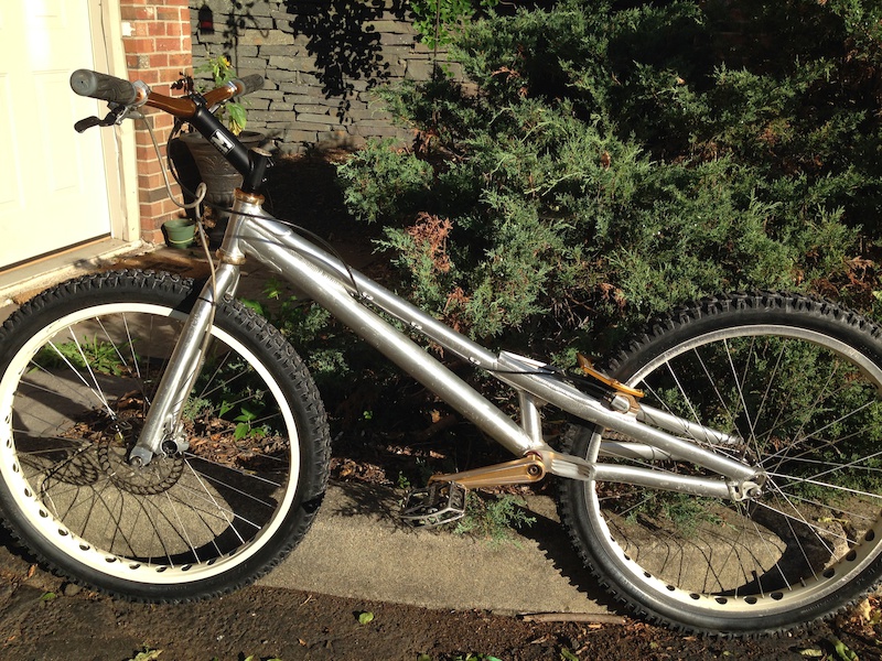 2007 Zoo! Pitbull 26" For Sale