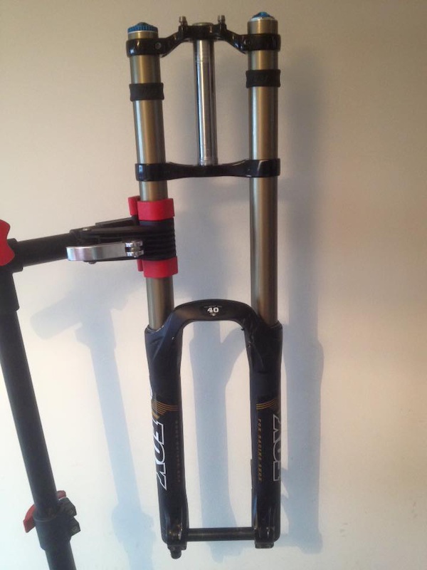 Fox 40 FiT RC2 Forks + 2 Titanium Springs For Sale