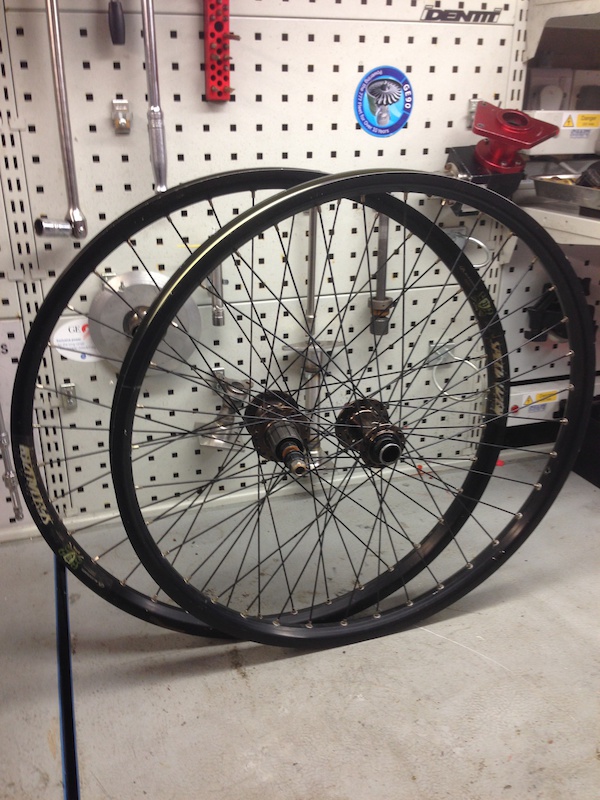Specialized DJ/DH/Enduro wheel set For Sale