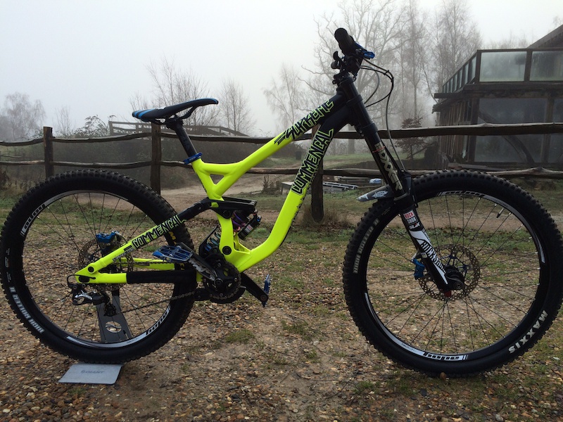 2015 Commencal supreme v3 650b huge spec (swap for enduro) For Sale