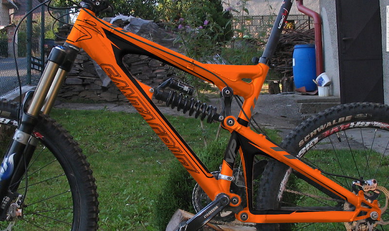 ghhjgh at ghj in Roznov, Czech Republic - photo by beneli - Pinkbike