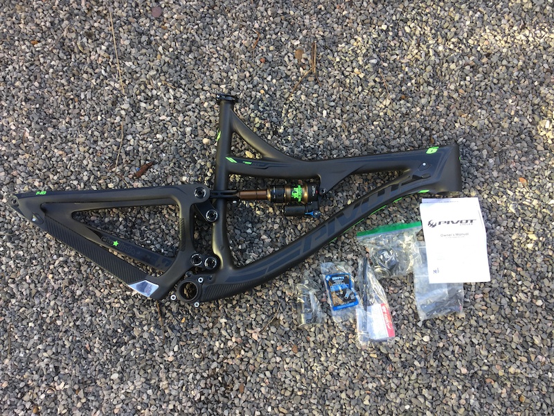 2016 Pivot Mach 6 Carbon V2 frame Brand New For Sale