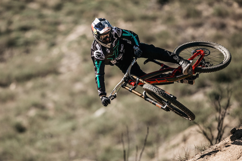 The YT Mob: YT joins the World Cup with Aaron Gwin and Angel Suarez ...