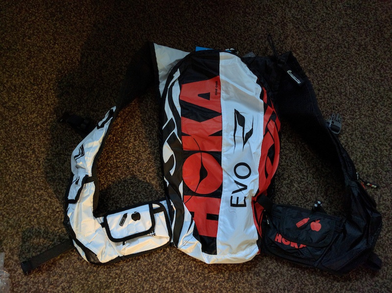 2016 Hoka oneone evo race 17l hydration compatible backpack For Sale