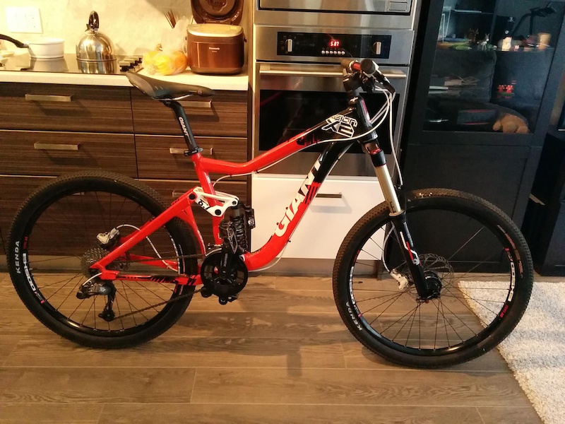 2011 Giant Reign X2 (Medium) - Excellent Condition! For Sale