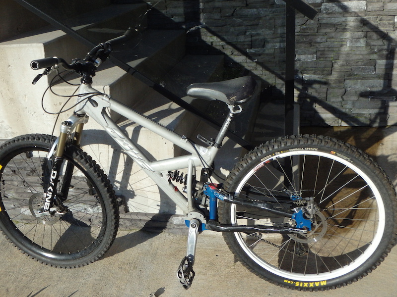 Cove Hooker Downhill Bike For Sale
