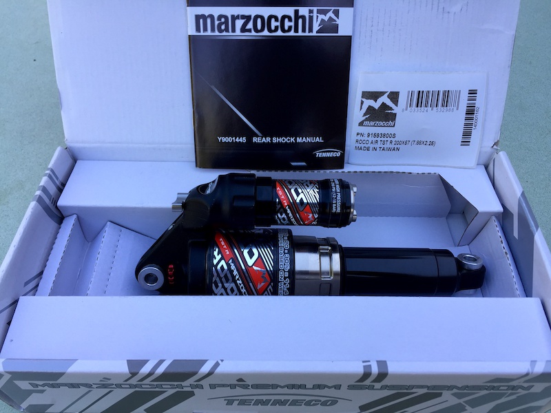 2015 Marzocchi Roco world cup TST R 7.875x2.25 - like new For Sale